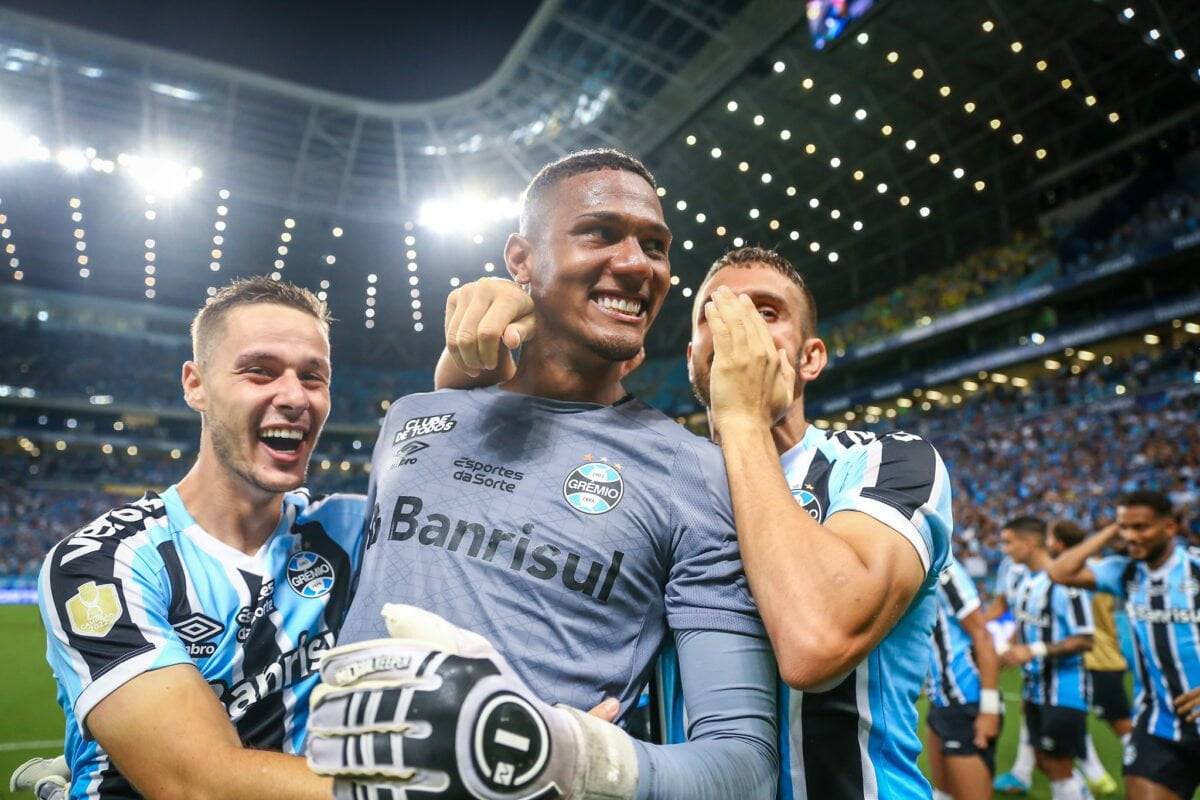 Adriel chama os outros goleiros do Grêmio e fala sobre o primeiro vídeo ...