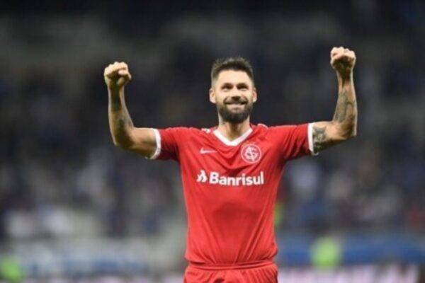Sobis é igualado por Alan Patrick em marca histórica no Inter, mas diz ...