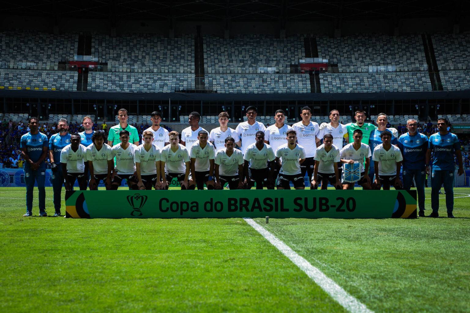 Grêmio valoriza campanha do time sub-20 e decide subir atacante em ...