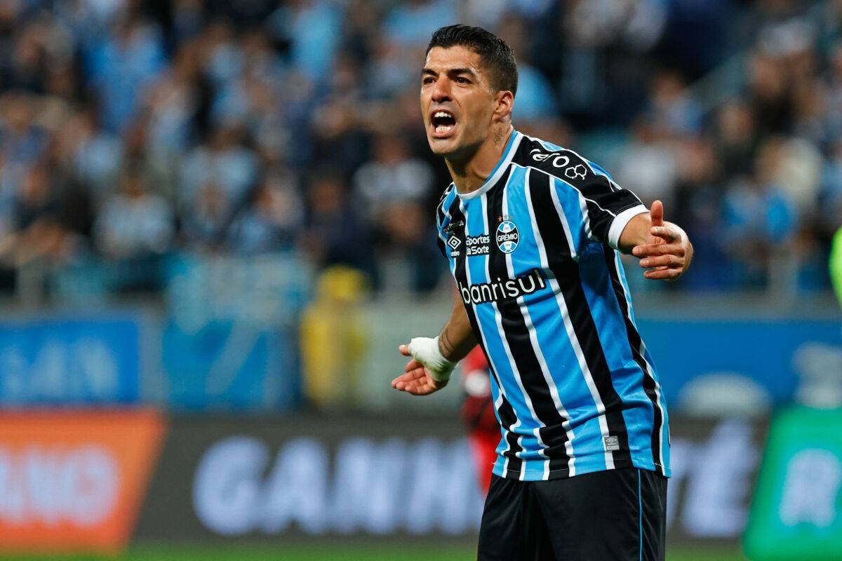Suárez acerta com novo clube e encaminha contrato de um ano, diz ...