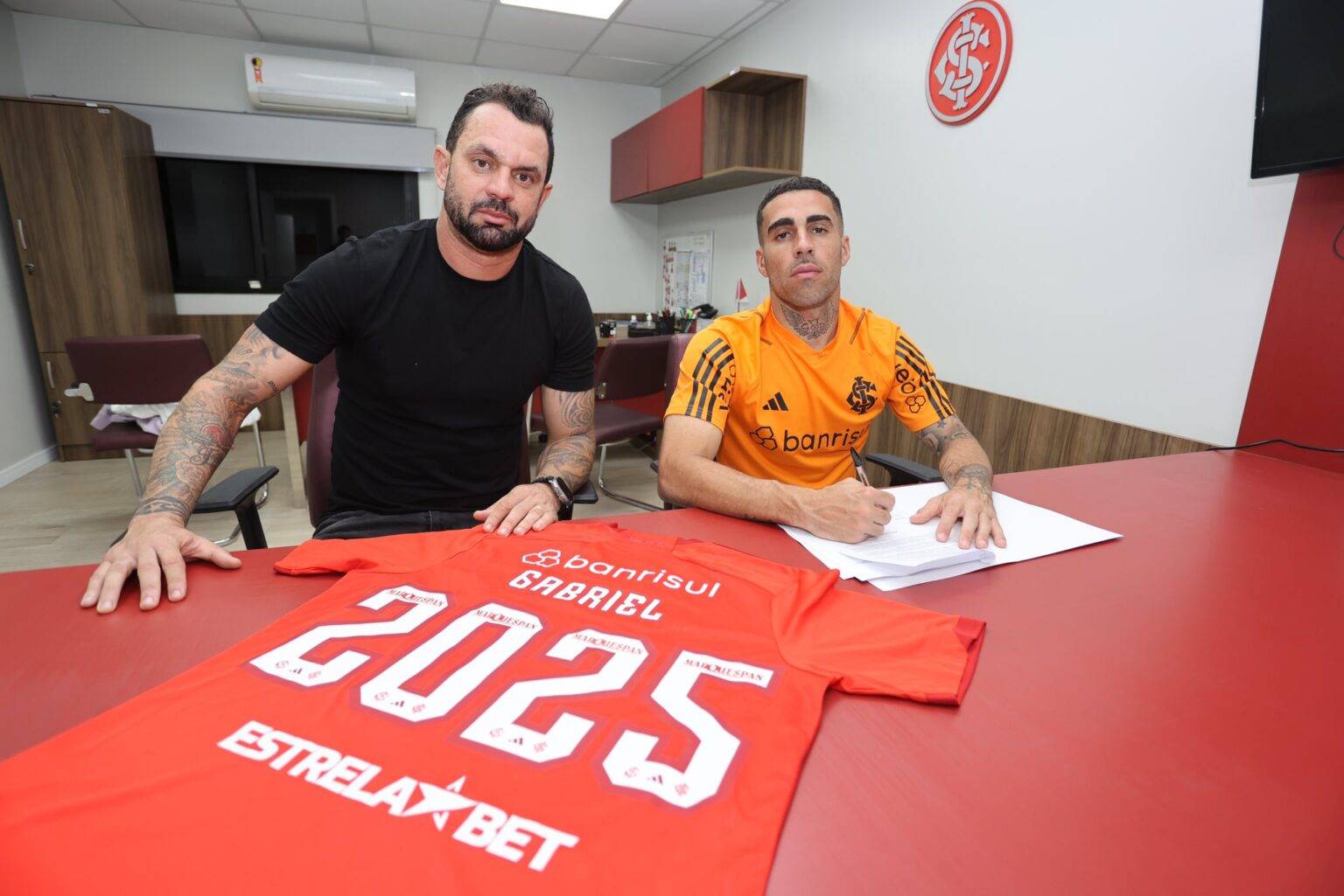 Gabriel renova com o Inter até 2025 e mira a conquista de títulos ...