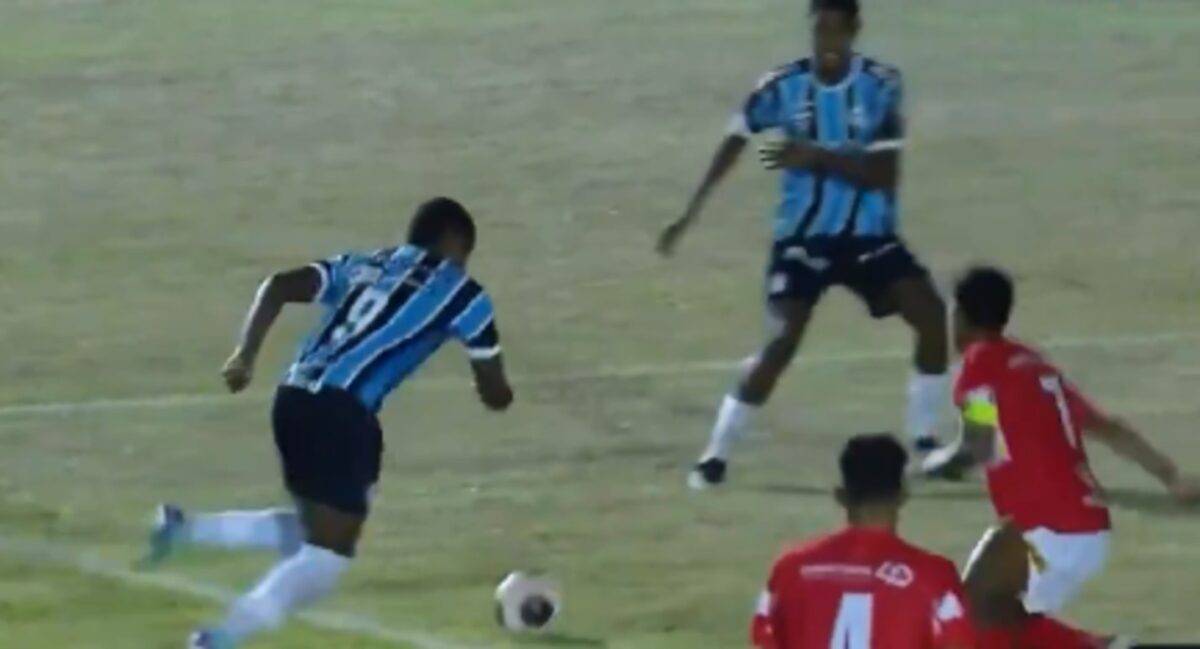 Jardiel mantém fase artilheira e faz outro belo gol pelo Grêmio na Copa ...